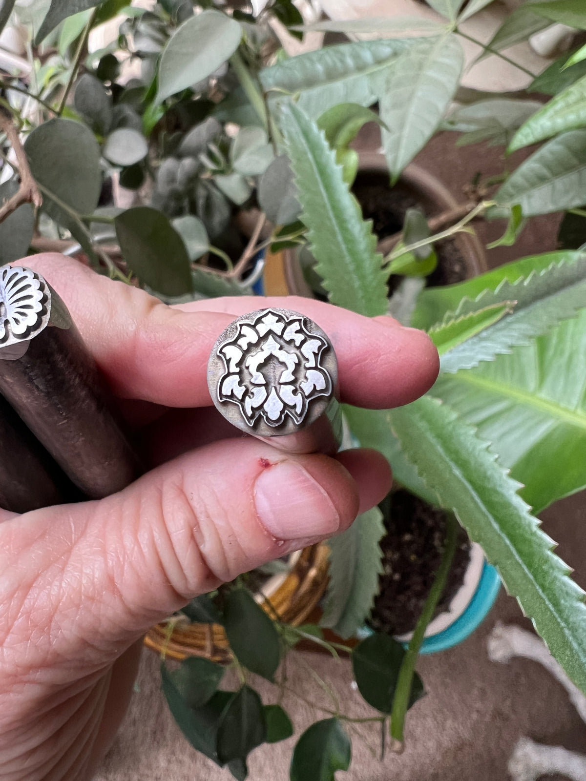 abstract flower bail stamp — Lion Punch Forge
