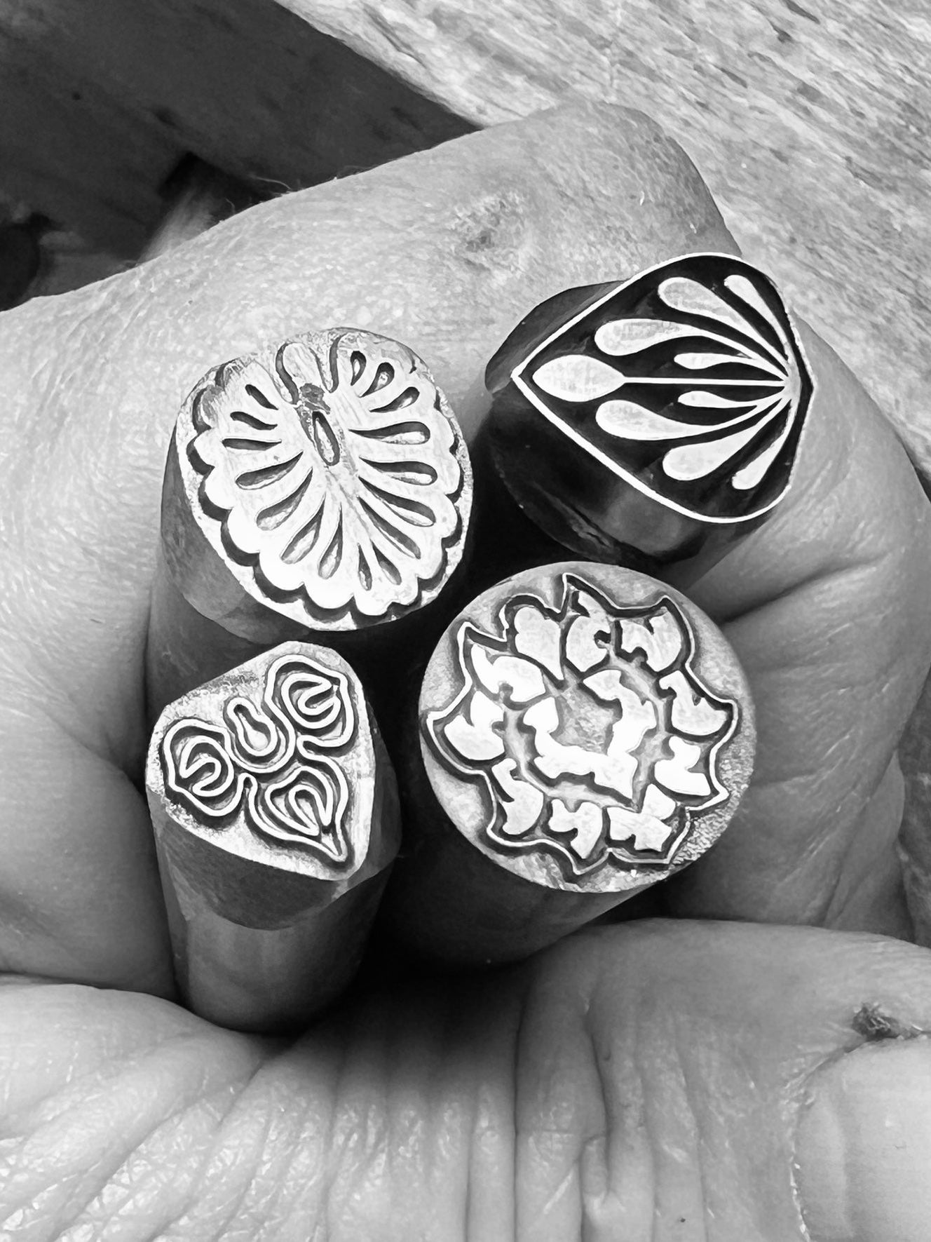 abstract flower bail stamp — Lion Punch Forge